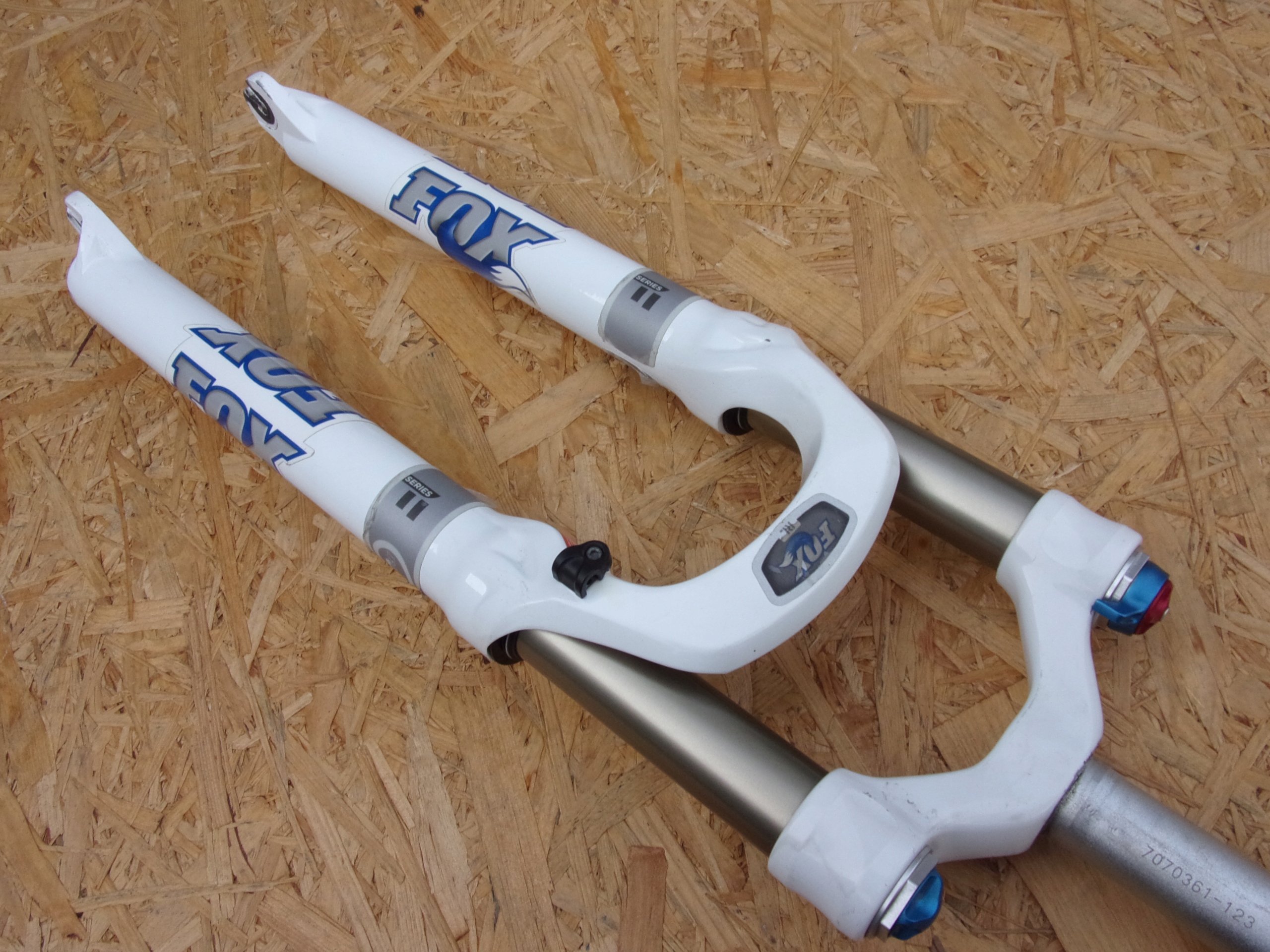 FOX 32 RL F100 Qr9mm - 7584834333 - oficjalne archiwum allegro