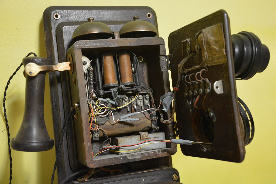 STARY TELEFON - 7204144382 - oficjalne archiwum allegro