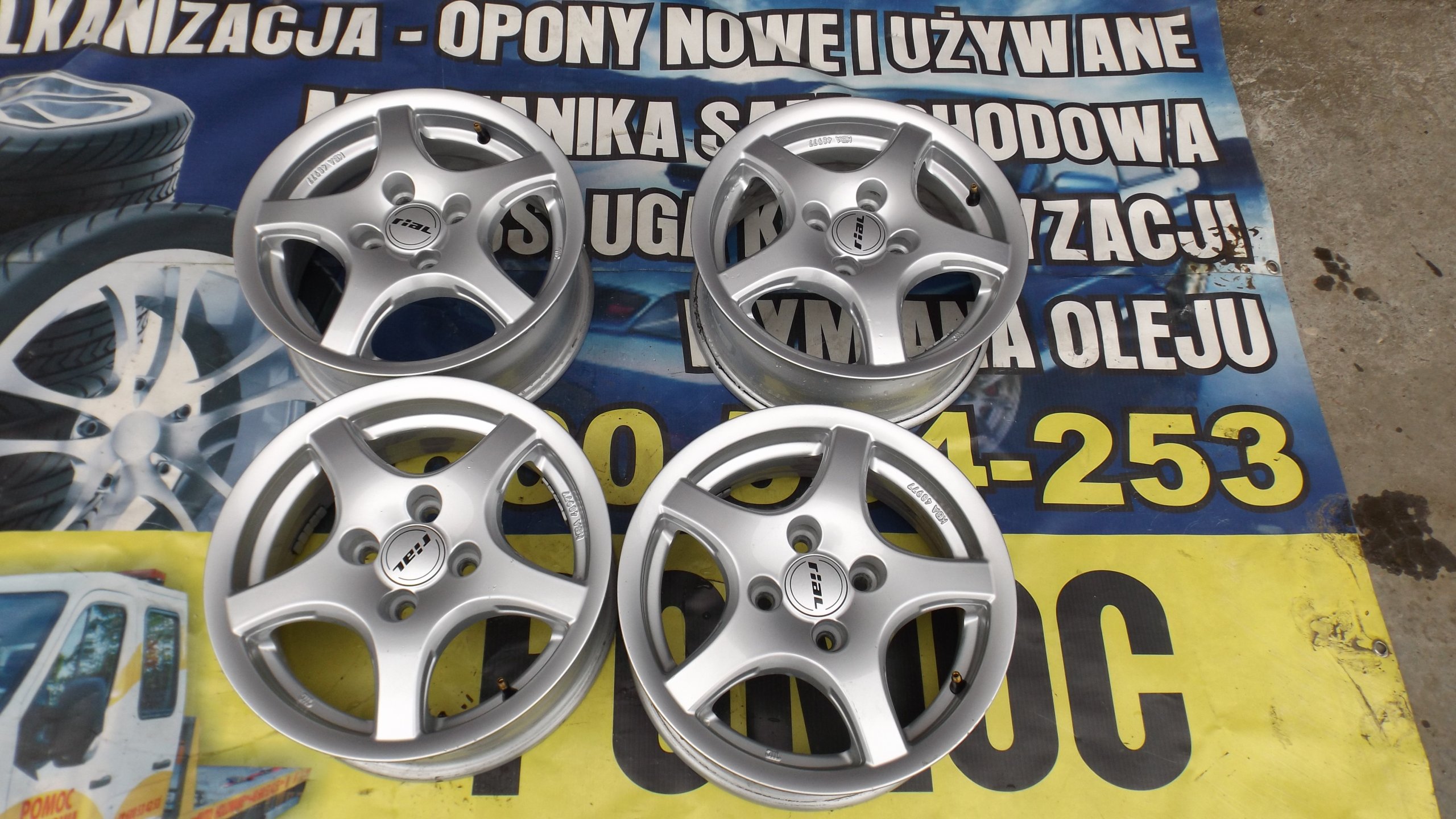 Felgi aluminiowe orginalne RIAL 4x100 14 cali - 7190521623 - oficjalne ... Felgi aluminiowe orginalne RIAL 4x100 14 cali - 7190521623 - oficjalne ...