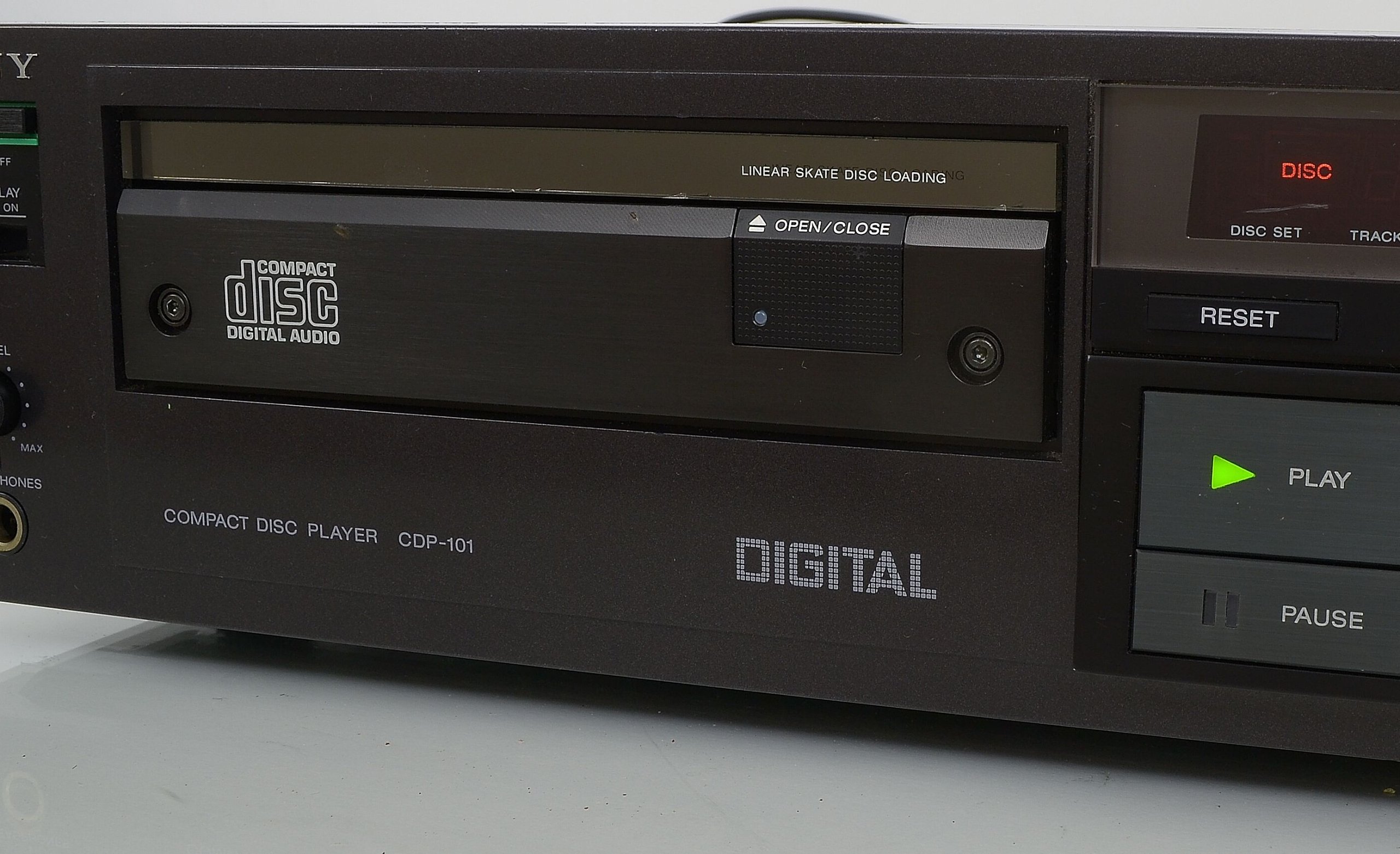 SONY CDP-101 Pierwszy model odtwarzacza CD - 7347157455 - oficjalne ...