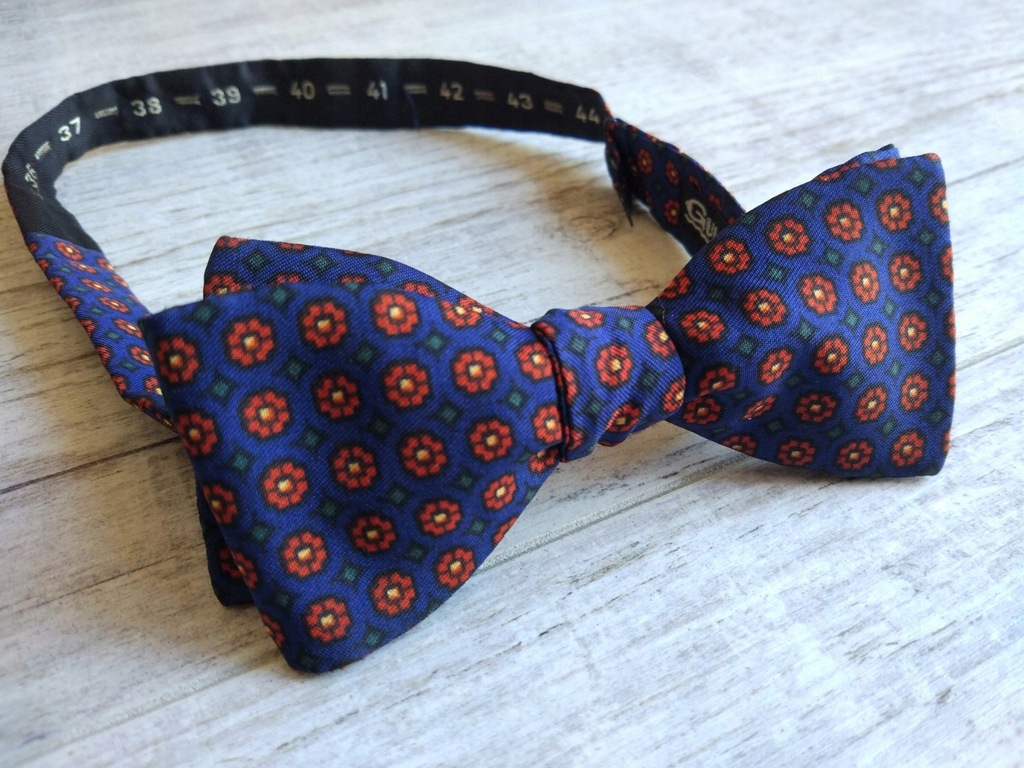 Granatowa wiązana mucha muszka męska w kwiaty - 7583250889 - oficjalne ...