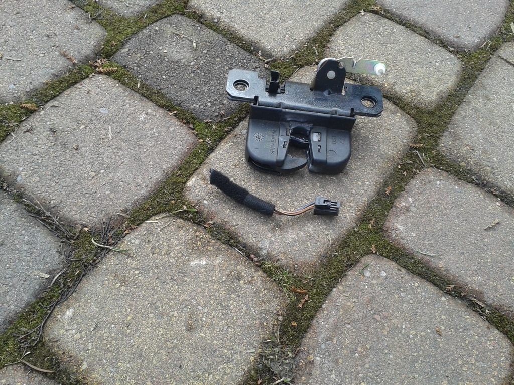 ZAMEK KLAPY VW PASSAT B5 LIFT KOMBI + WTYCZKA - 7407053466 - oficjalne archiwum Allegro