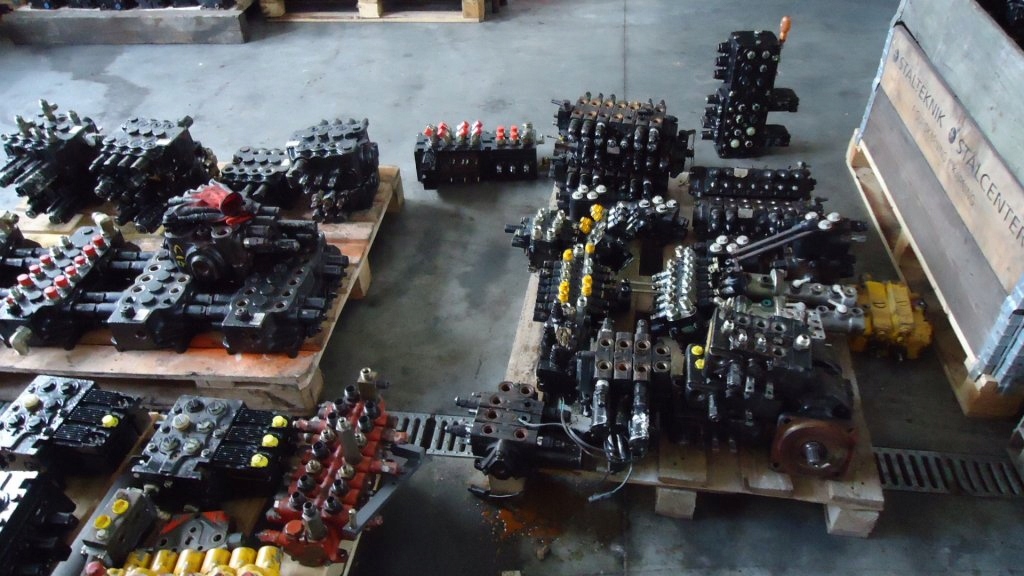 JCB 3CX 2CX,MINI KOPARKA ROZDZIELACZE HUSCO - 7391951536 - oficjalne ...