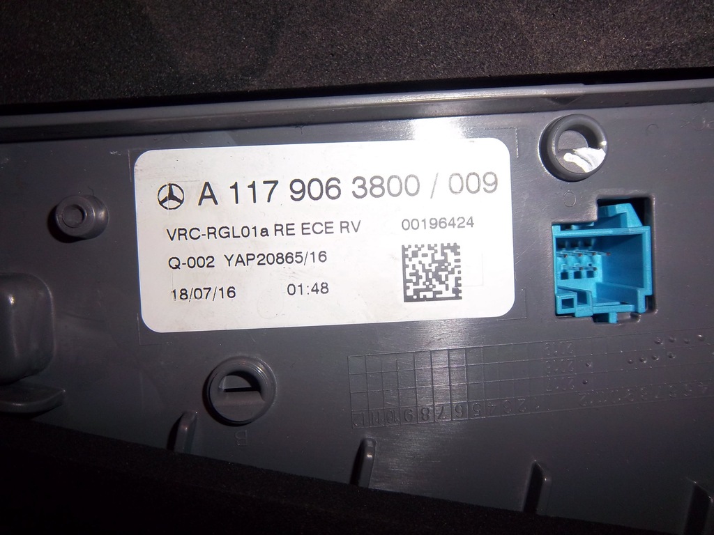 LAMPA TYŁ MERCEDES CLA A117 PRAWA A1179063800 LIFT - 7275389028 ...