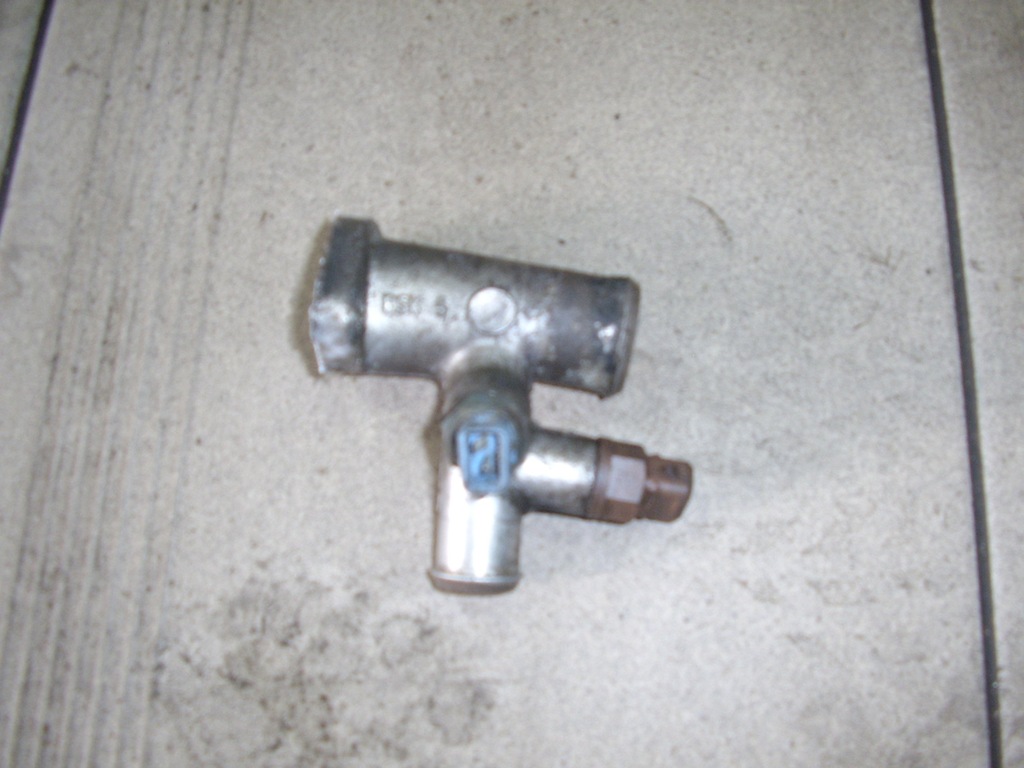 KRÓCIEC PŁYNU CHŁODZĄCEGO Z CZUJNIK LAND ROVER 1,8 - 7149767568 ...