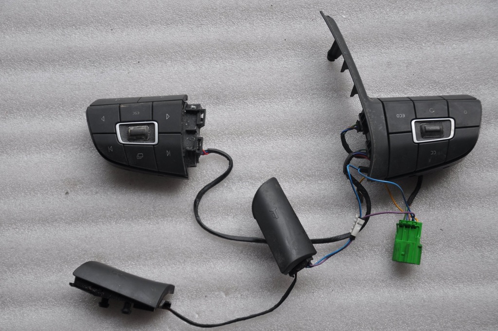 PRZEŁĄCZNIKI W KIEROWNICY VOLVO FH4 15R 21957047 - 7285595910 ...