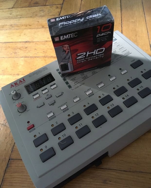 AKAI S20 Sampler Vintage - 7677007308 - oficjalne archiwum Allegro