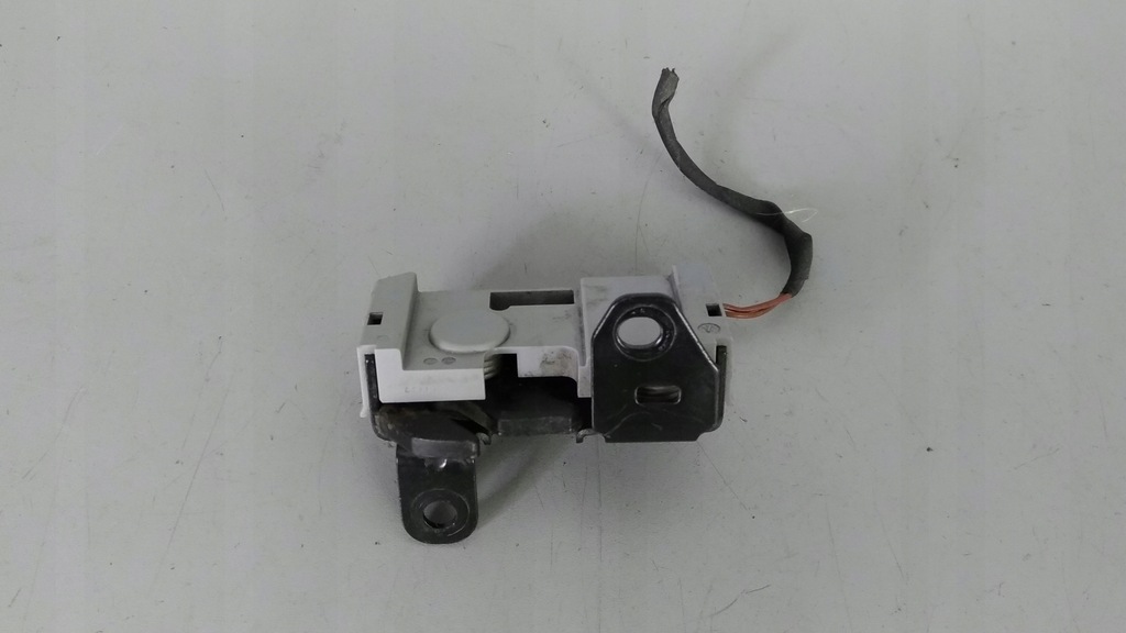 W205 C200 ZAMEK MASKI PRAWY A2048704458 - 7549612280 - oficjalne ...