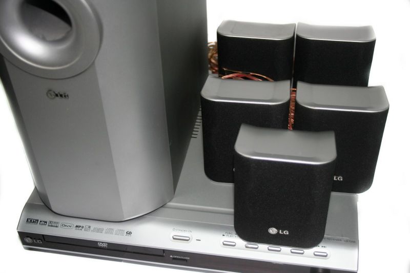 ODTWARZACZ DVD LG LH-T250SC + KINO DOMOWE - 7392184849 - oficjalne archiwum Allegro